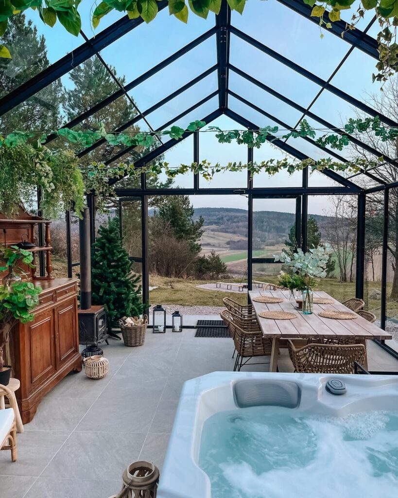 26 Outdoor Jacuzzi Inspirations to Create a Luxe Patio Spa - Homee Bee