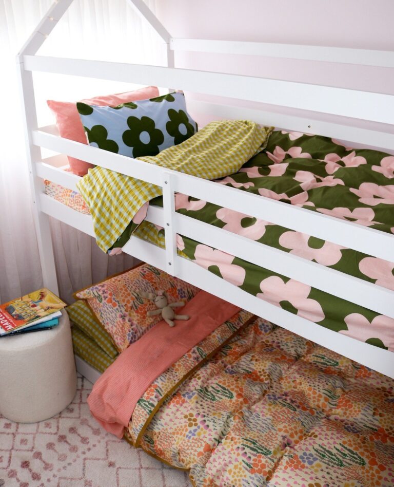 35 Smart Bunk Bed Ideas to Maximize Space and Comfort - Homee Bee