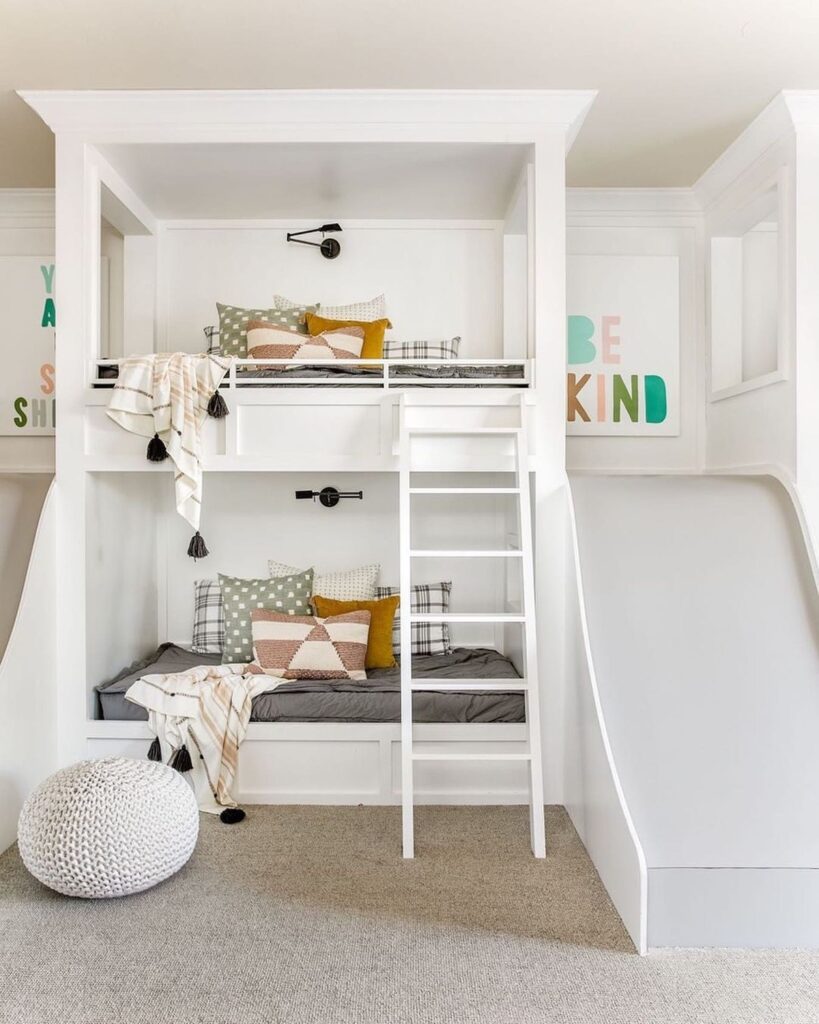 35 Smart Bunk Bed Ideas to Maximize Space and Comfort - Homee Bee