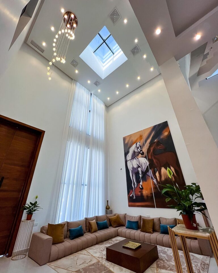32 Decorating Ideas for High Ceilings to Enhance Your Space - Homee Bee